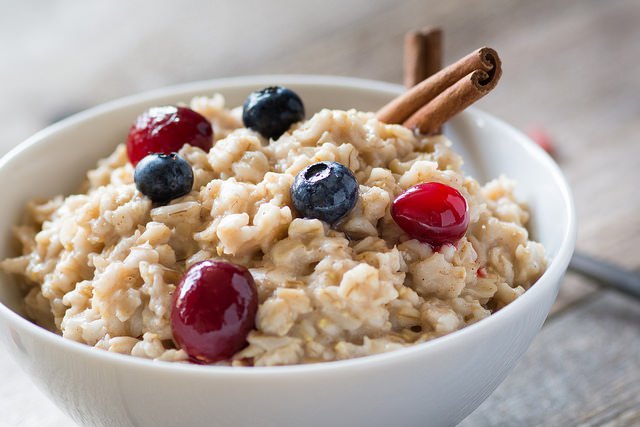 What kind of oatmeal is best to lower cholesterol?