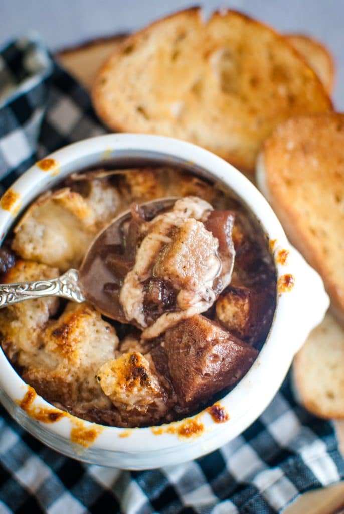 What kind of red wine goes in French onion soup?