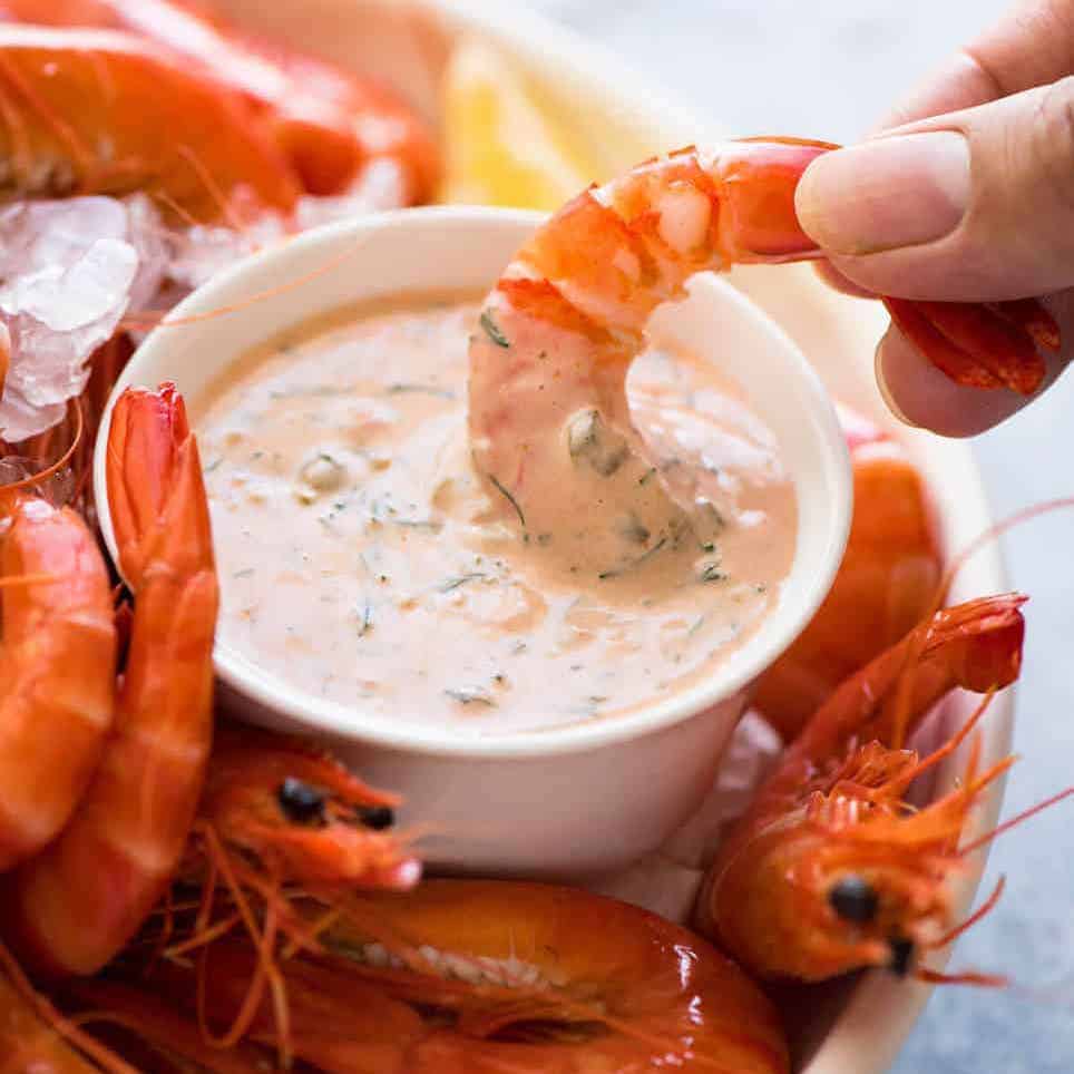 What sauce can you eat with seafood?