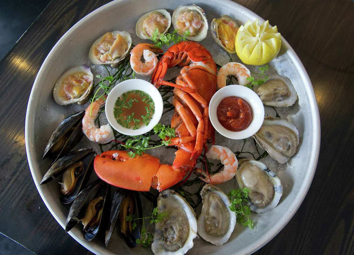 What seafood is Connecticut known for?