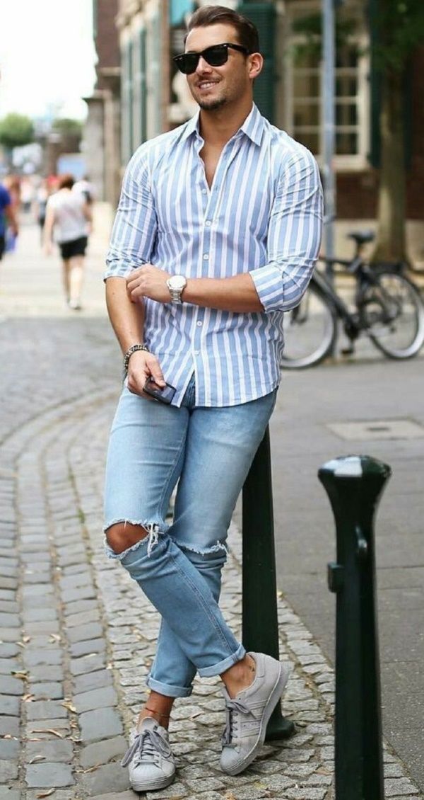 What shirts go well with jeans men?