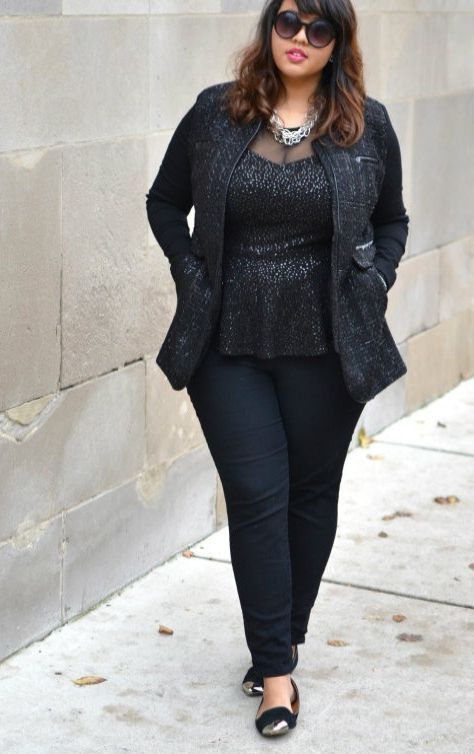 What should a woman wear on a casual first date curvy?