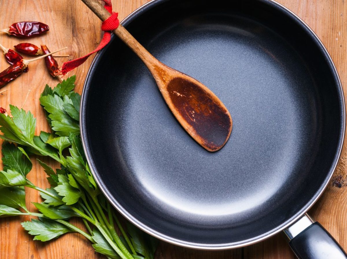 What should you cook in a cold pan?