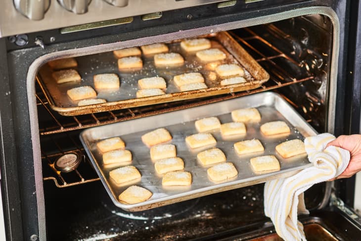 What should you not use when cooking in the convection oven?