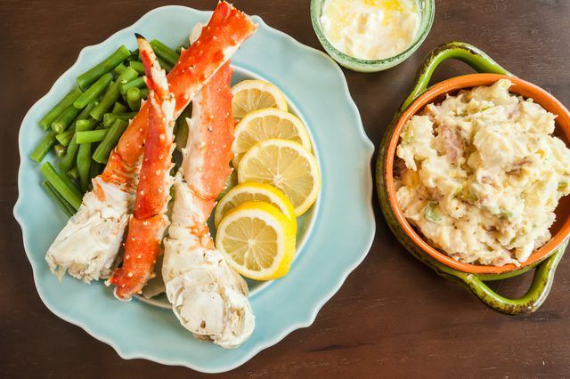What side goes good with crab legs?