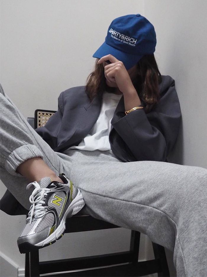 What sneakers look best with sweatpants?