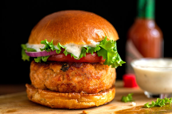 What tastes good on a salmon burger?