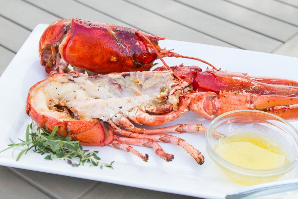 What temperature should lobsters be cooked at?