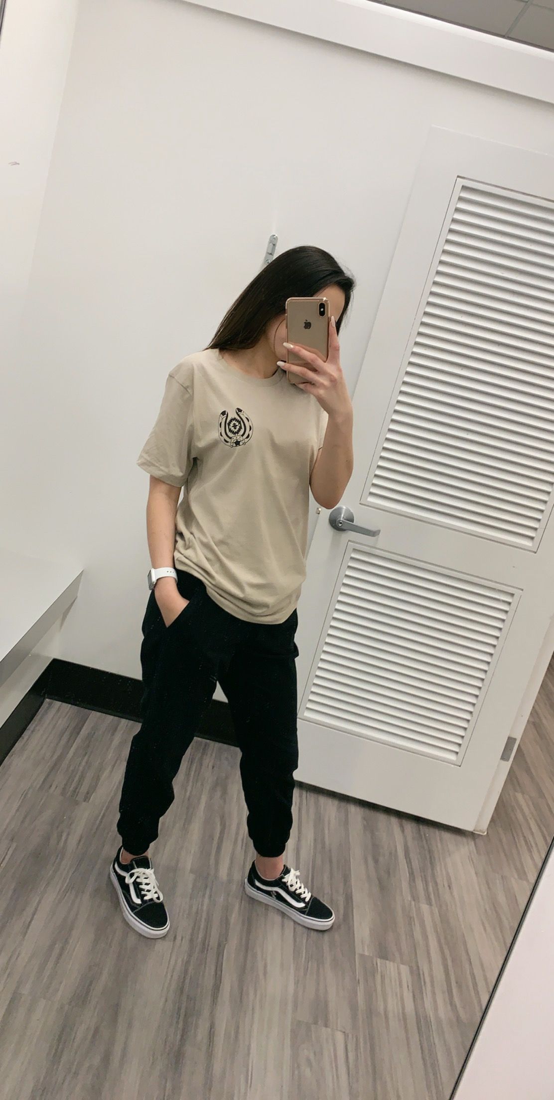 What to wear with joggers with vans?