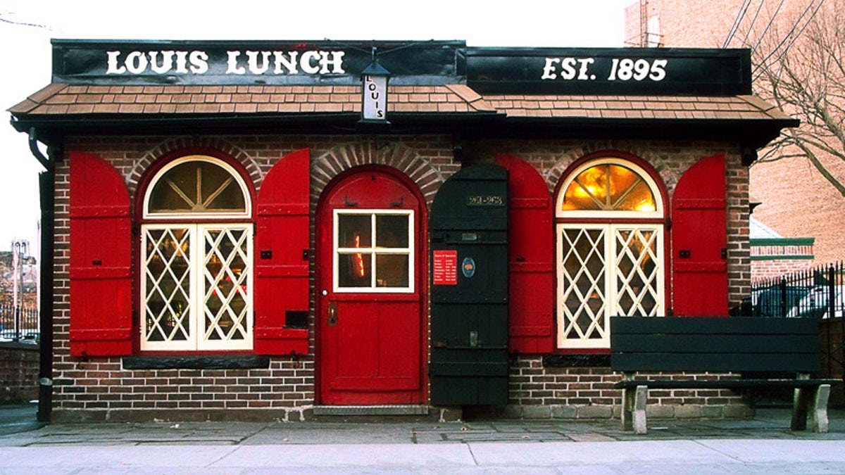 What was the first restaurant in America?