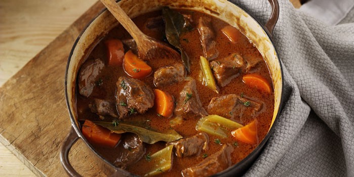 When preparing a stew it is best to thicken the sauce?