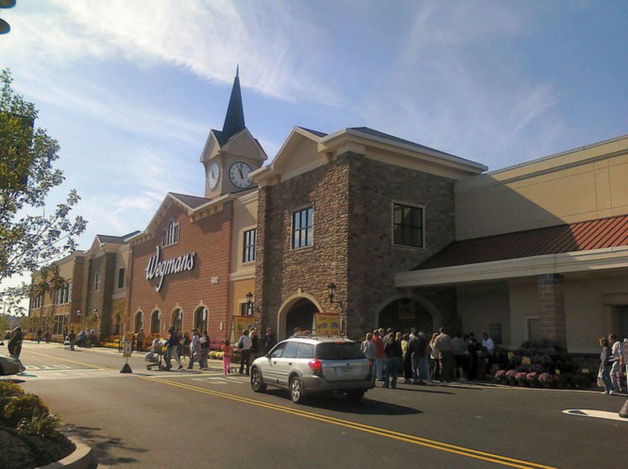 Where is the largest Wegmans store?