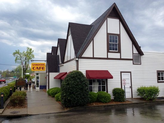 Where is the original Kentucky Fried Chicken restaurant?