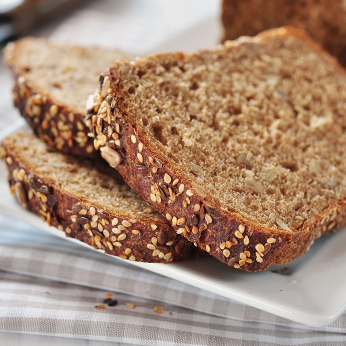 Which bread contains whole grain?