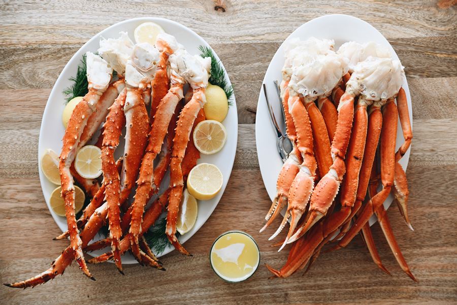 Which crab Legs have the most meat?