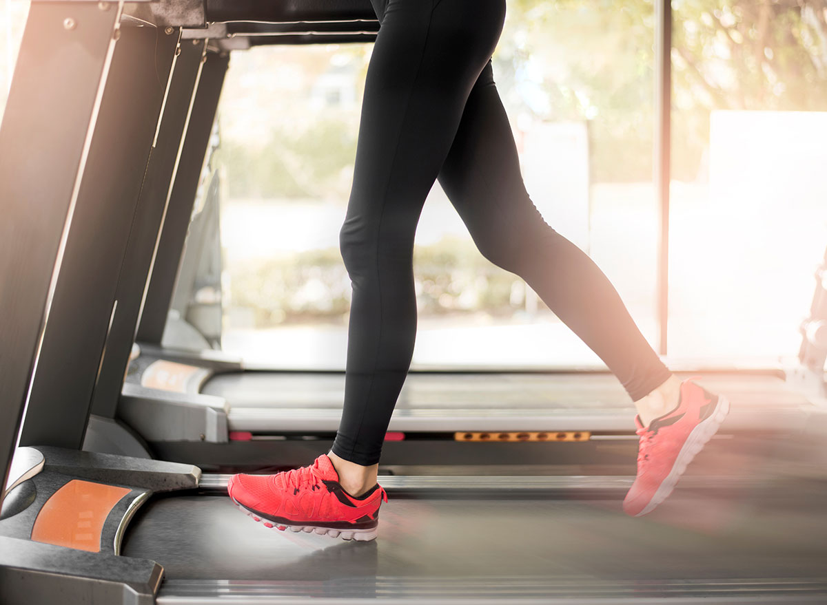 Which is better walking or treadmill walking?