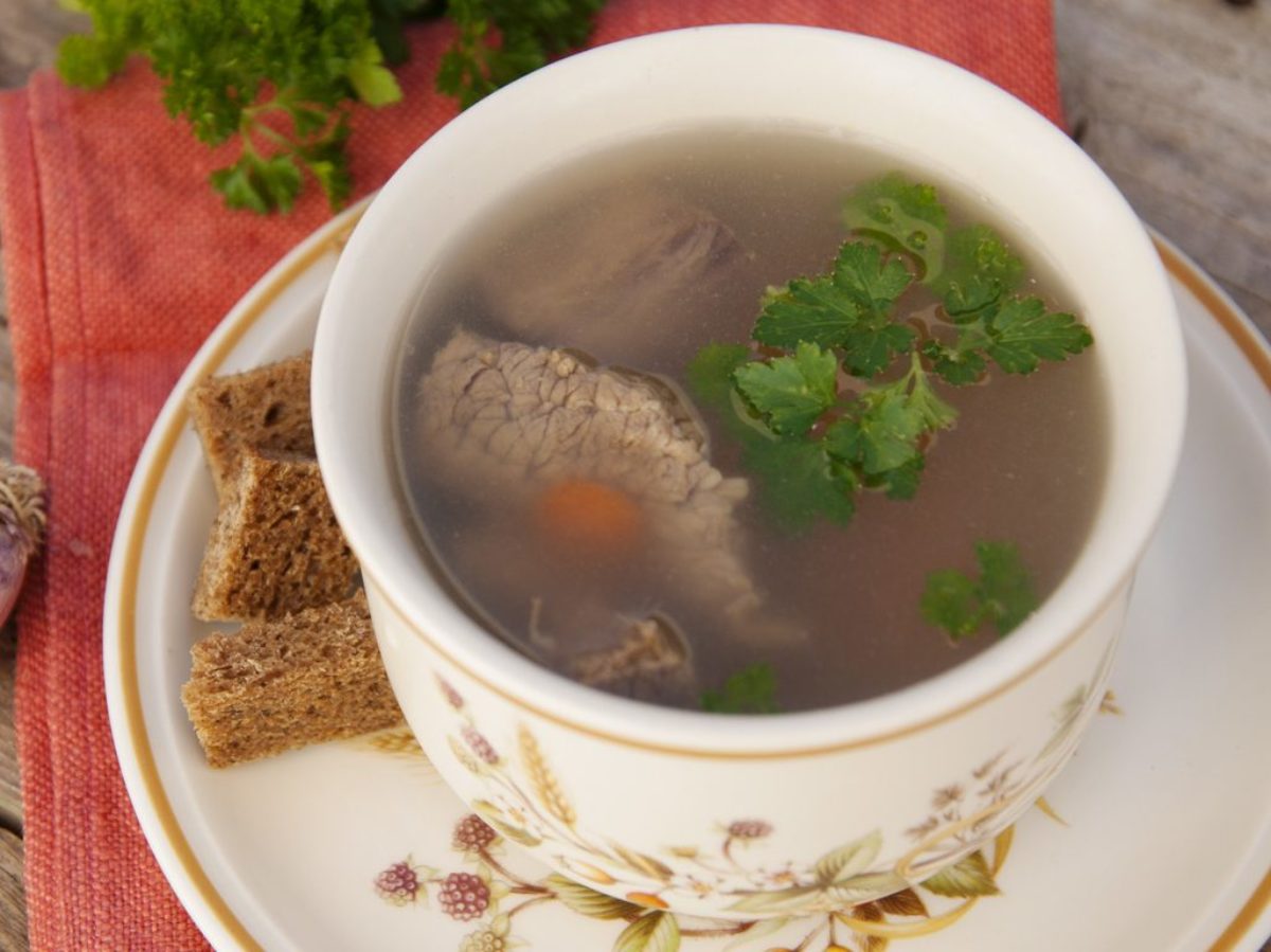 Which is healthier clear soup or thick soup?