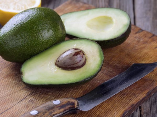 Who should avoid eating avocado?