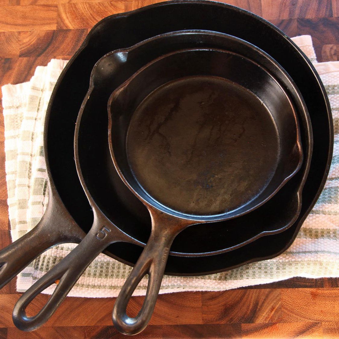 Why cast iron is not good for cooking?