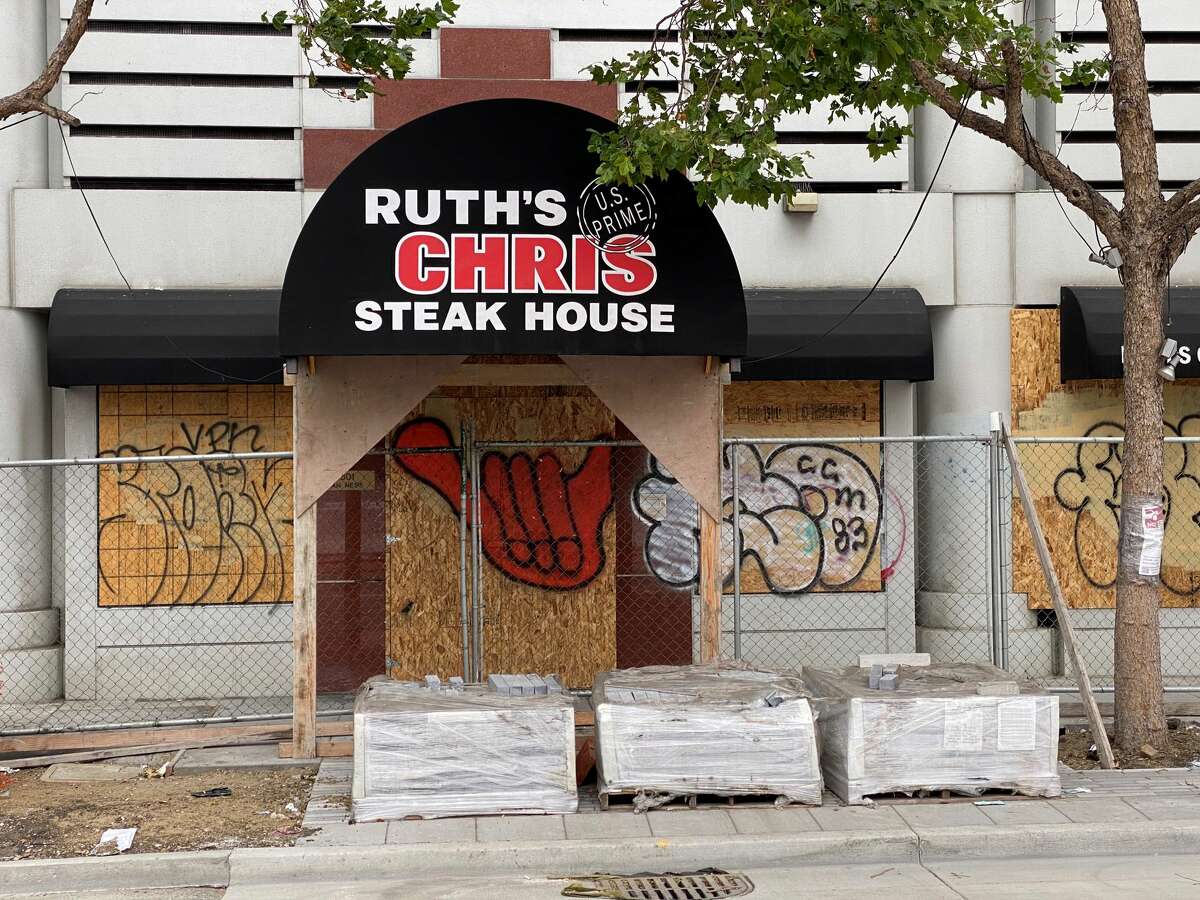 Why did Ruth's Chris San Francisco close?