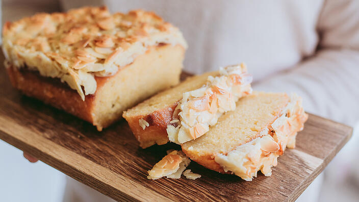 Why do some cakes taste better the next day?