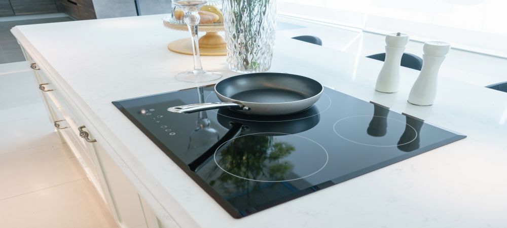 Why does my induction cooktop keeps turning off?