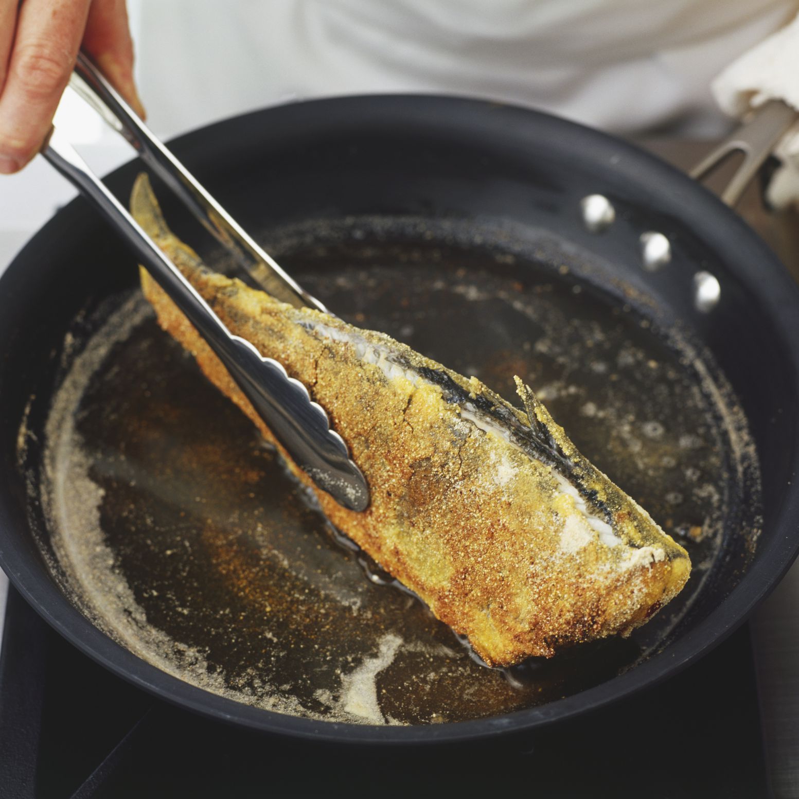 Why is coconut oil better for frying fish?