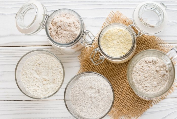 Why is cornstarch a faster thickening agent than flour?