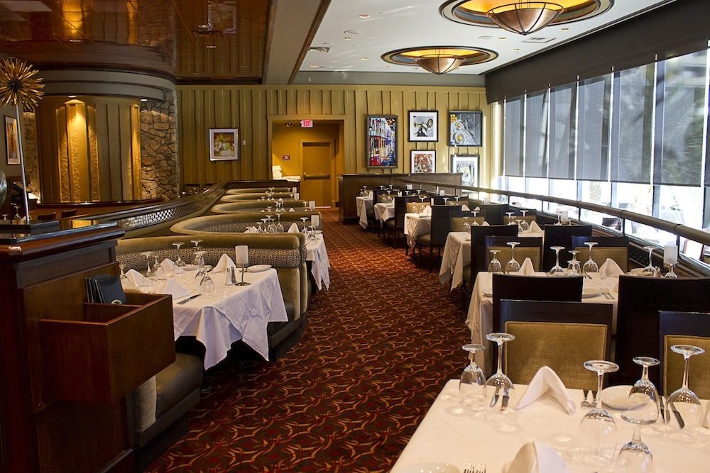 Why is Ruth’s Chris closing all of its dining rooms?