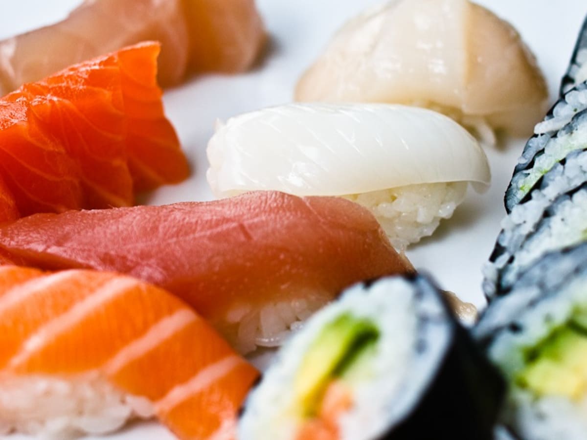 Why sashimi can be eaten raw?