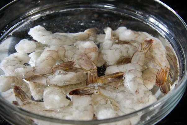 Why shouldnt you thaw shrimp in water?