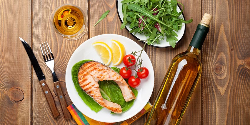 Why white wine goes well with fish?